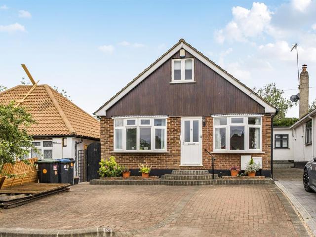 4 bedroom detached bungalow for sale