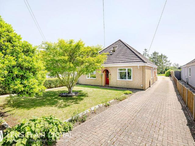 4 bedroom detached bungalow for sale