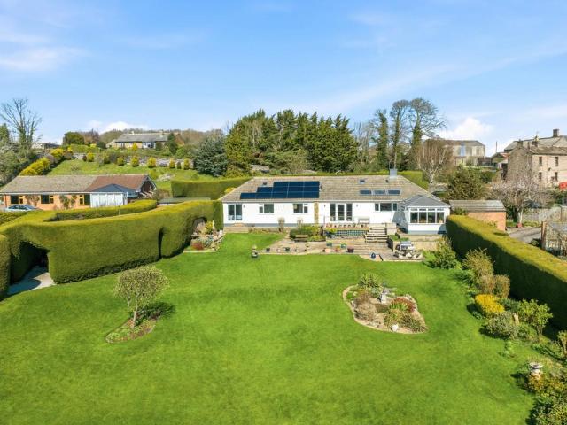4 bedroom detached bungalow for sale