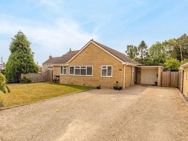 4 bedroom detached bungalow for sale
