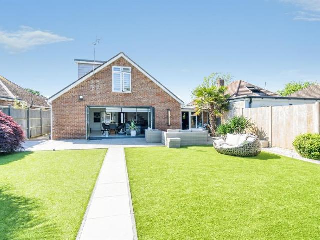 4 bedroom detached bungalow for sale