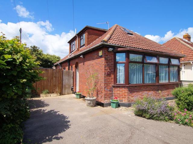 4 bedroom detached bungalow for sale
