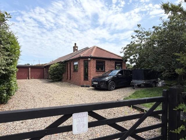 4 bedroom detached bungalow for sale