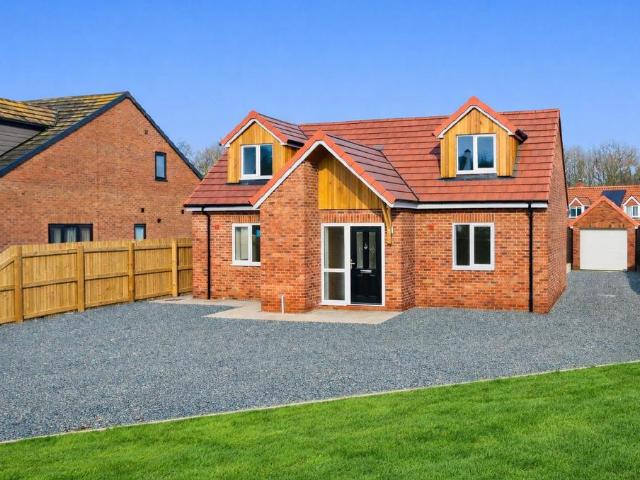 4 bedroom detached bungalow for sale