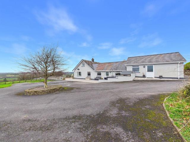 4 bedroom detached bungalow for sale