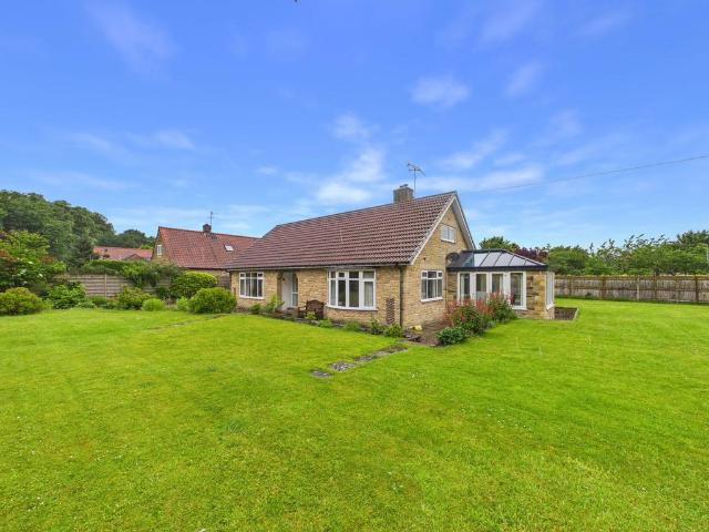 4 bedroom detached bungalow for sale