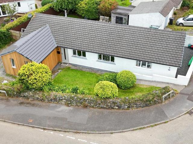 4 bedroom detached bungalow for sale