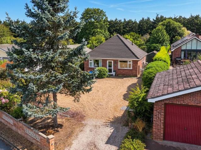 4 bedroom detached bungalow for sale