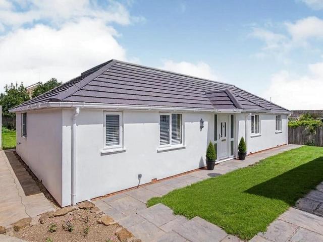 4 bedroom detached bungalow for sale