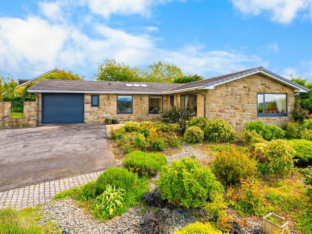 4 bedroom detached bungalow for sale