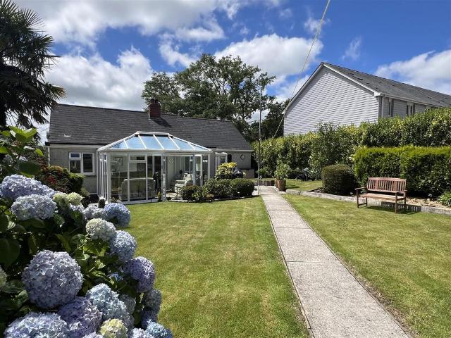 4 bedroom detached bungalow for sale