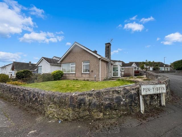 4 bedroom detached bungalow for sale