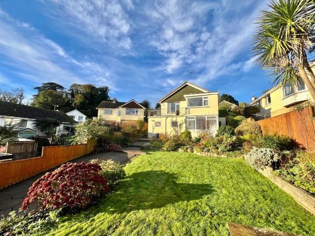 4 bedroom detached bungalow for sale