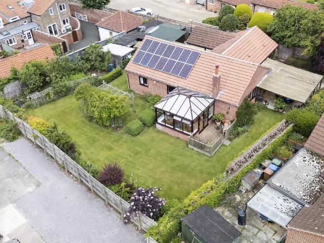 4 bedroom detached bungalow for sale