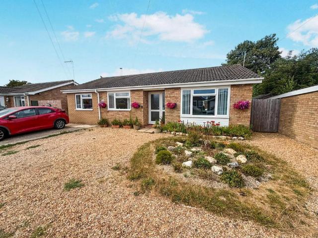 4 bedroom detached bungalow for sale