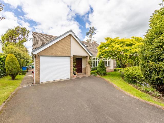 4 bedroom detached bungalow for sale