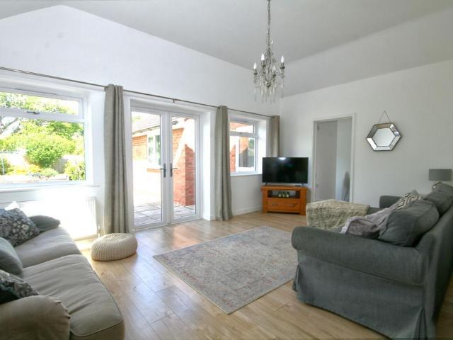 4 bedroom detached bungalow for sale