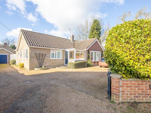 4 bedroom detached bungalow for sale