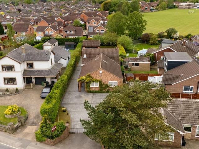 4 bedroom detached bungalow for sale
