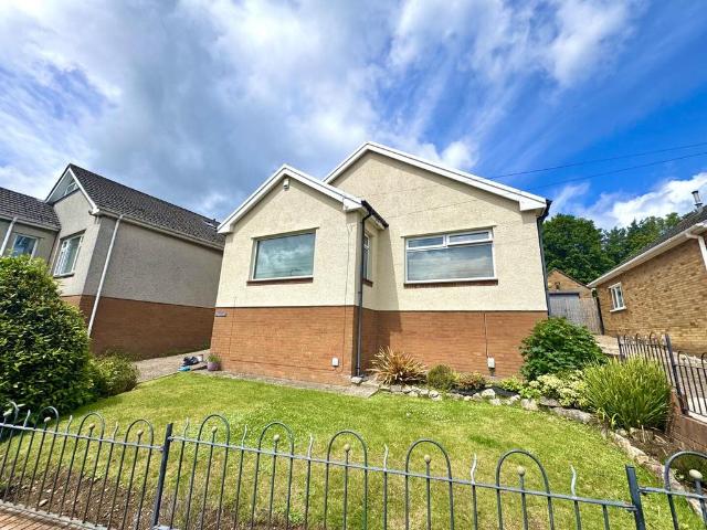 4 bedroom detached bungalow for sale