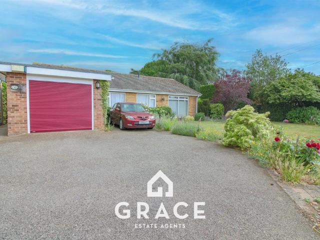 4 bedroom detached bungalow for sale