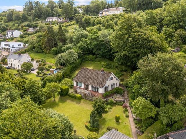 4 bedroom detached bungalow for sale