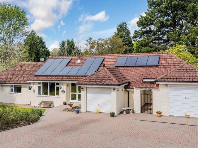 4 bedroom detached bungalow for sale