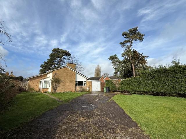 4 bedroom detached bungalow for sale