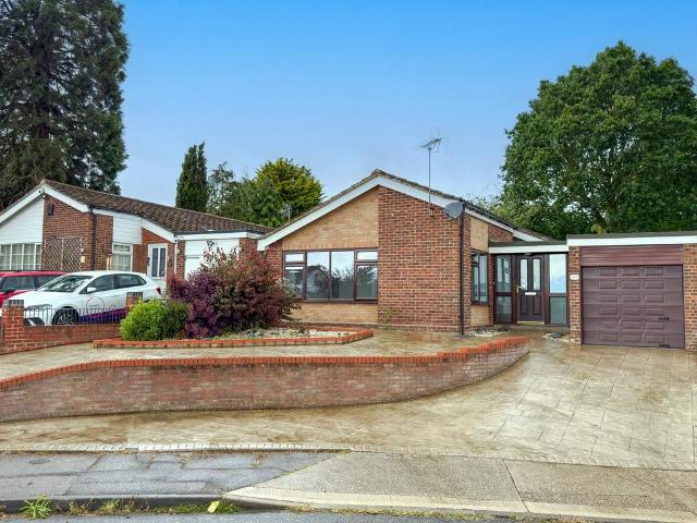 4 bedroom detached bungalow for sale