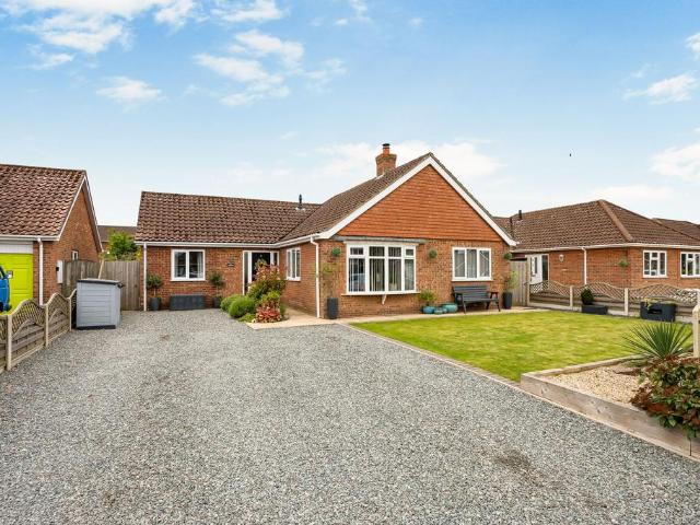 4 bedroom detached bungalow for sale