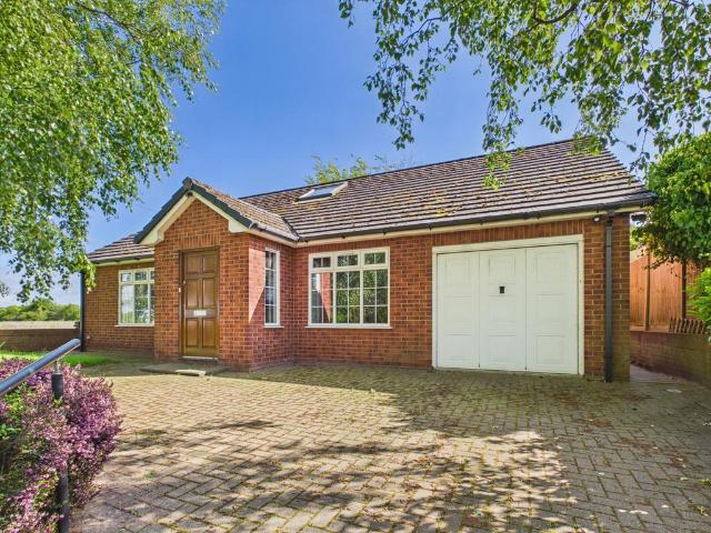 4 bedroom detached bungalow for sale
