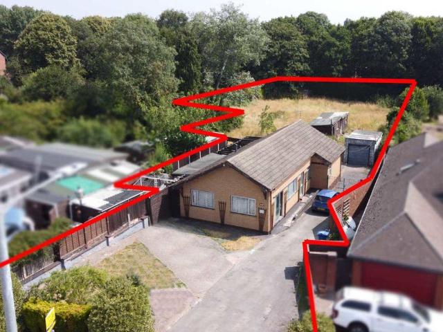 4 bedroom detached bungalow for sale