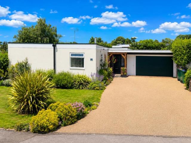 4 bedroom detached bungalow for sale