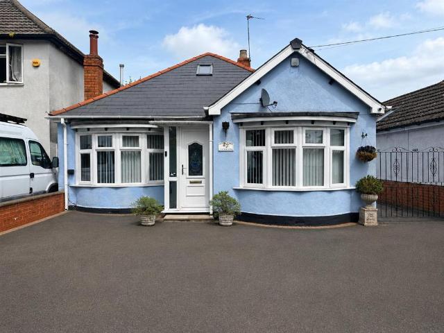 4 bedroom detached bungalow for sale