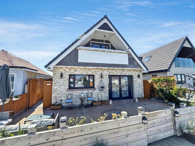 4 bedroom detached bungalow for sale