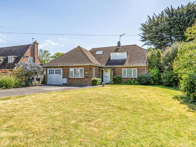 4 bedroom detached bungalow for sale