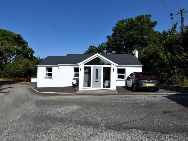 4 bedroom detached bungalow for sale