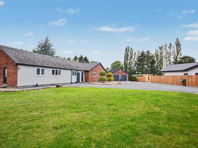 4 bedroom detached bungalow for sale