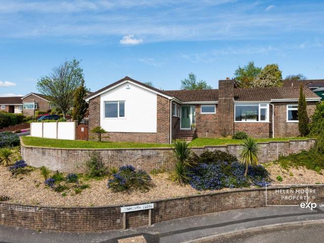 4 bedroom detached bungalow for sale