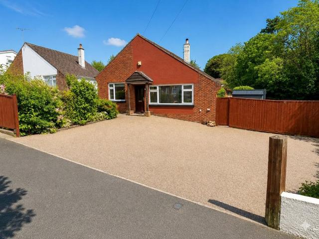 4 bedroom detached bungalow for sale