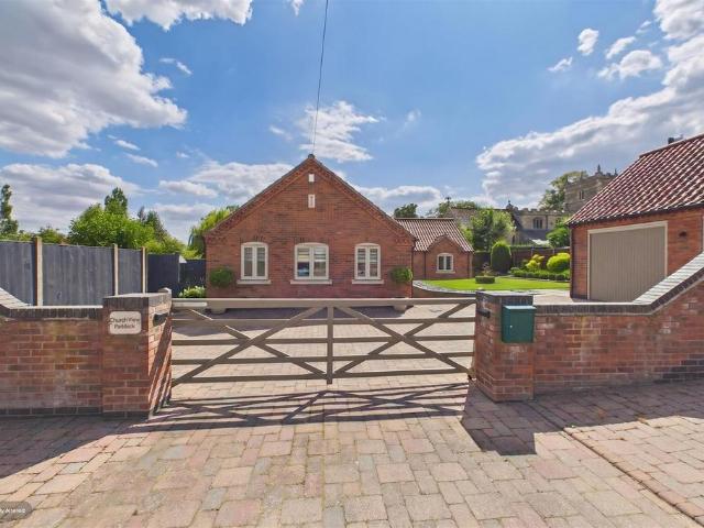 4 bedroom detached bungalow for sale