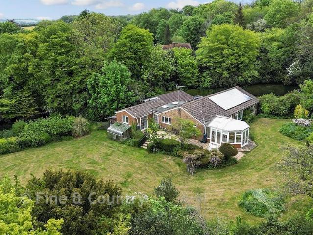4 bedroom detached bungalow for sale
