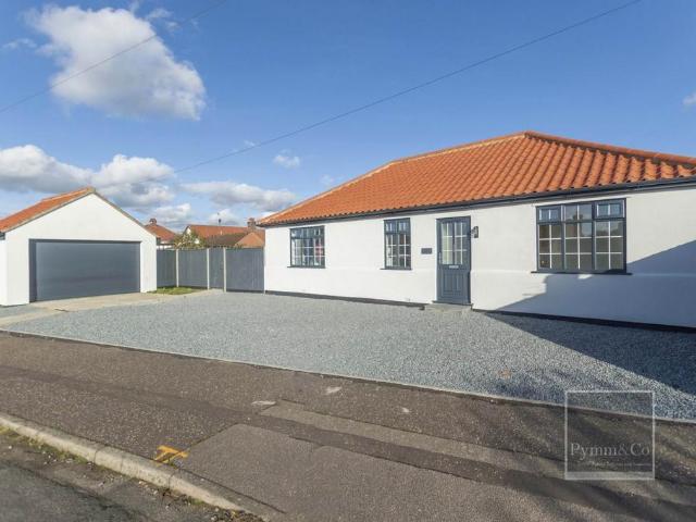 4 bedroom detached bungalow for sale