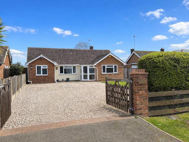 4 bedroom detached bungalow for sale