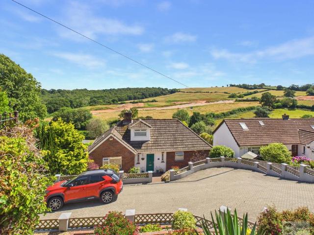 4 bedroom detached bungalow for sale