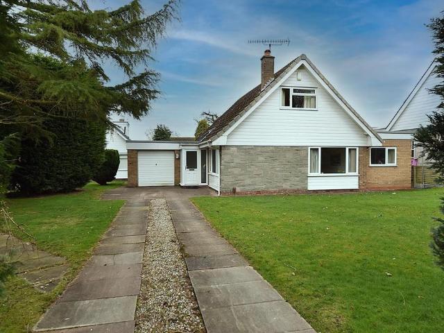 4 bedroom detached bungalow for sale