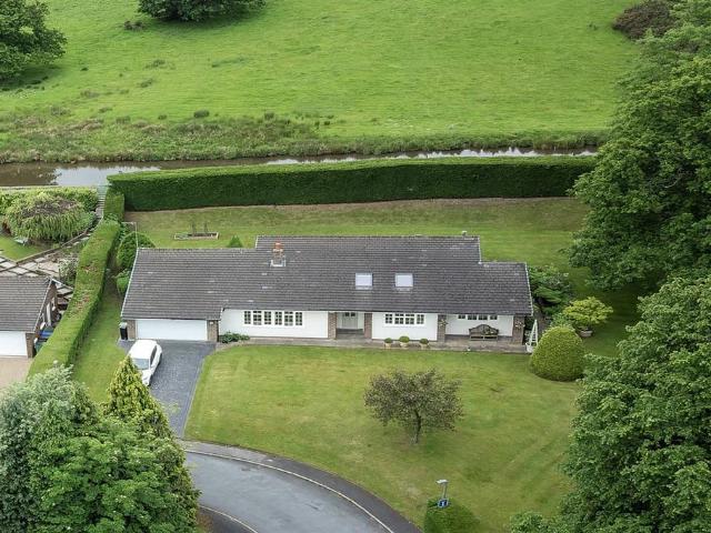 4 bedroom detached bungalow for sale
