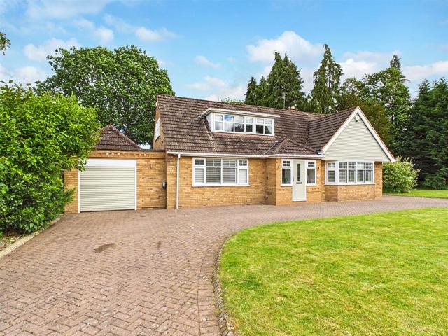 4 bedroom detached bungalow for sale