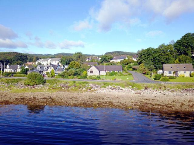 4 bedroom detached bungalow for sale