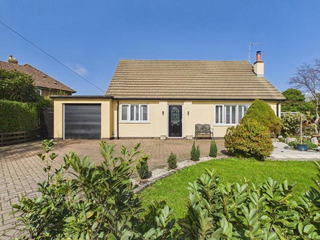 4 bedroom detached bungalow for sale